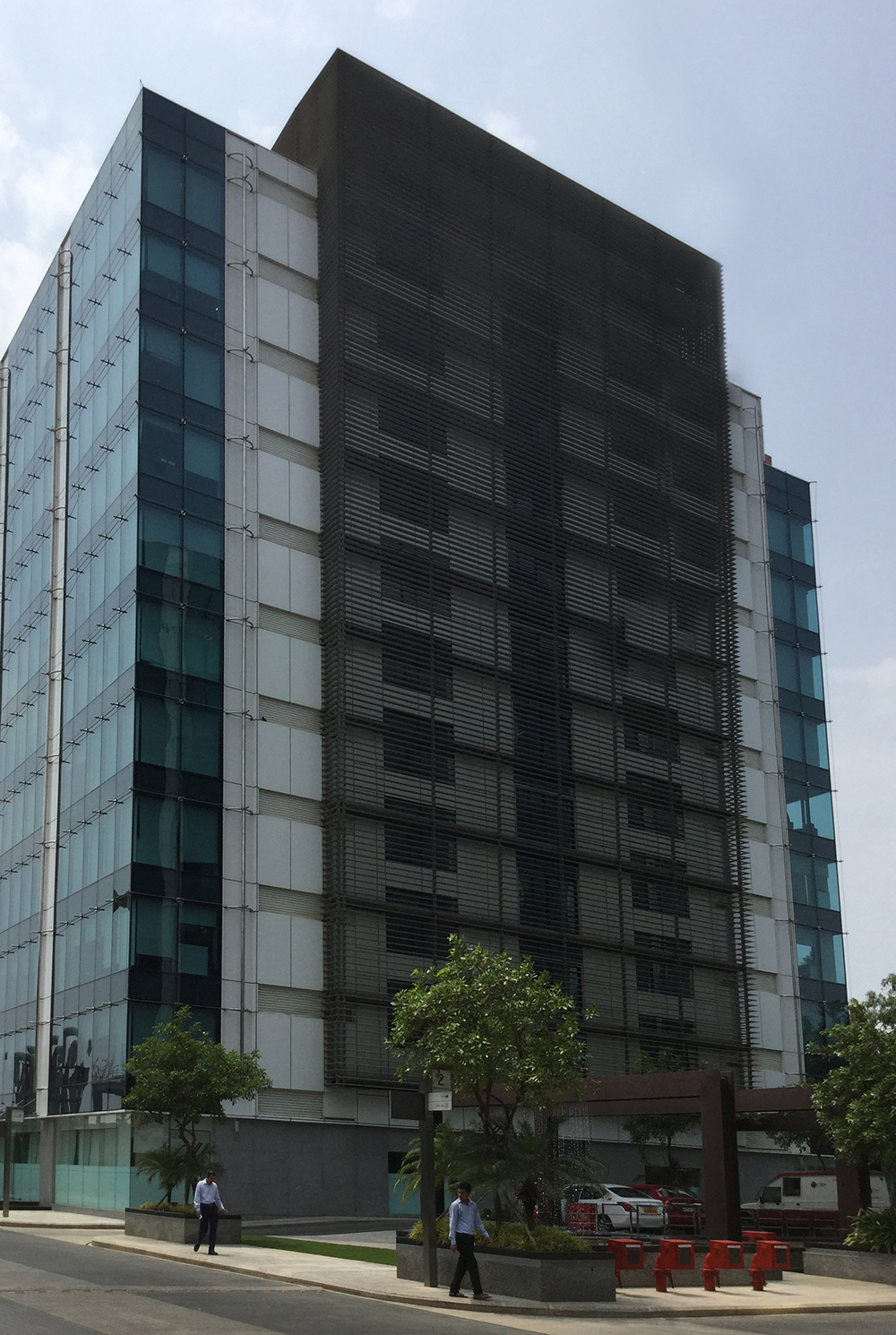 Maker Maxity Façade Project Mumbai, India - Lerch Bates